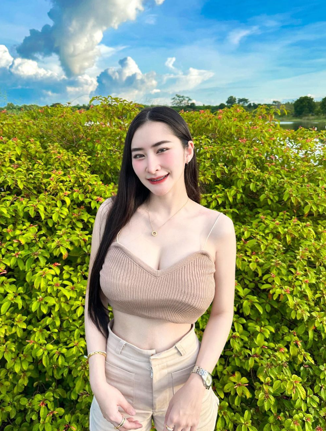 พลอย ศุภาพิชญ์ สาวสวย หุ่นเซ็กซี่ อวบอั๋น เต็มไม้เต็มมือ คลิกเลย 18+