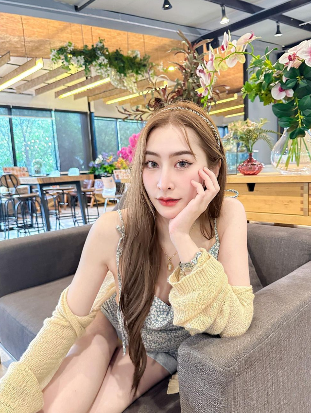 พลอย ศุภาพิชญ์ สาวสวย หุ่นเซ็กซี่ อวบอั๋น เต็มไม้เต็มมือ คลิกเลย 18+